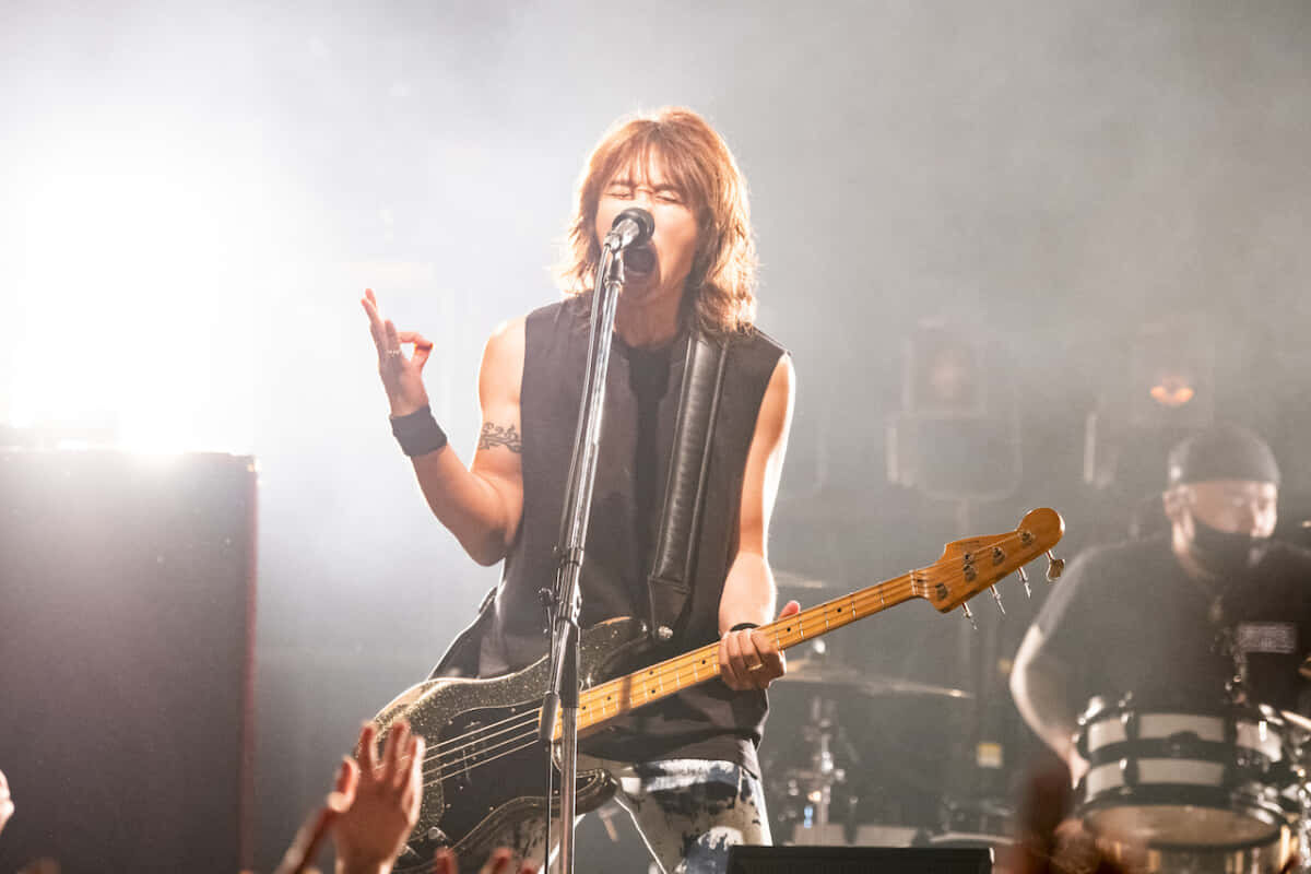 FEATURED BASSIST－J | ベース・マガジン